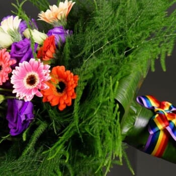 rouwboeket met lint rouwbloemen voor uitvaart in Rotterdam bestellen
